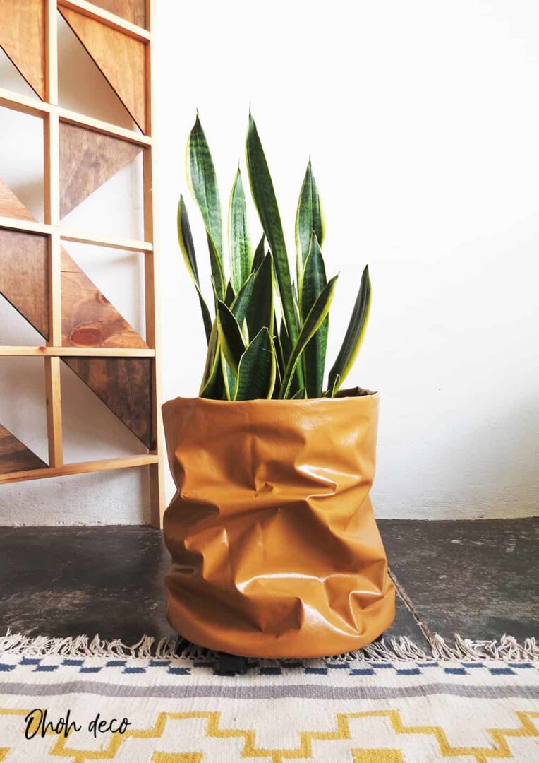How to make a DIY Rolling Planter