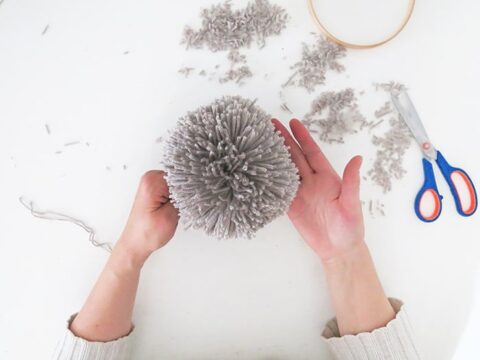 How to make extra large pom poms
