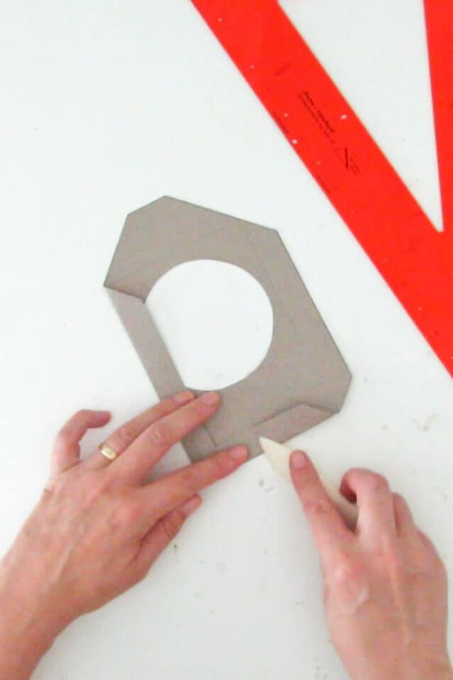DIY picture frames with paper
