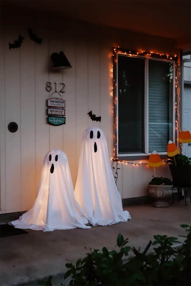 DIY Outdoor Halloween Decorations - 66 easy ideas