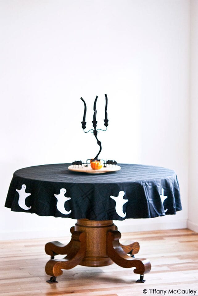 5 Terrifyingly Trendy Halloween Tablecloth Ideas to Wow Your Guests