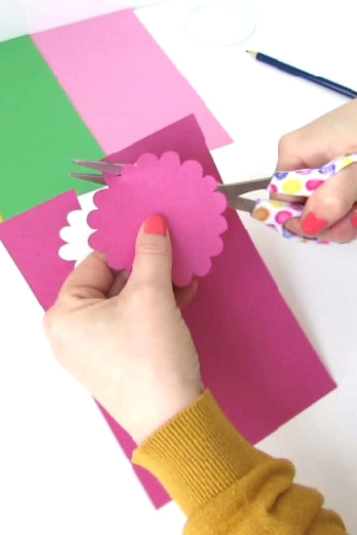 Craft Perfection: Make Exquisite Centerpiece Paper Flowers