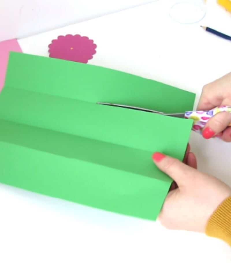 Craft Perfection: Make Exquisite Centerpiece Paper Flowers