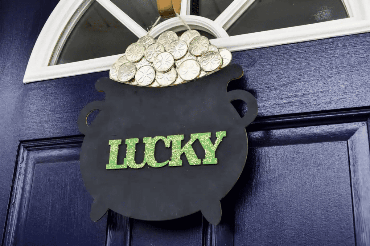St. Patrick's Day Door Decorating Ideas that Will Blow Your Mind