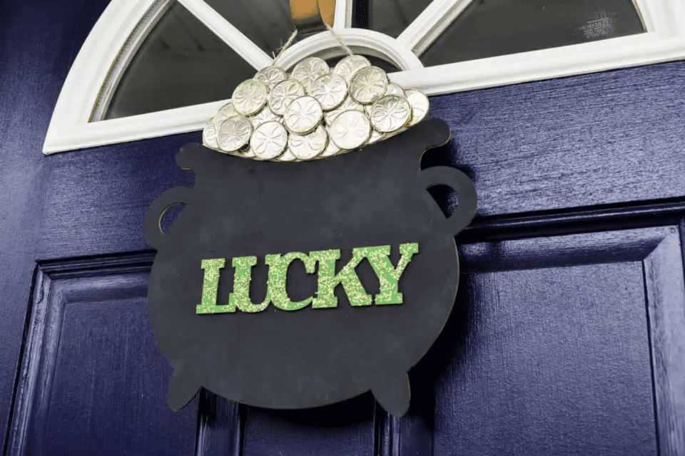 St. Patrick's Day Door Decorating Ideas that Will Blow Your Mind