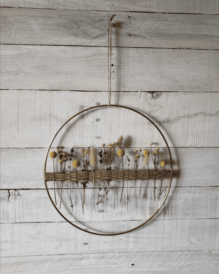 40 Creative Ideas to Use Dried Flowers in Your Home Decor