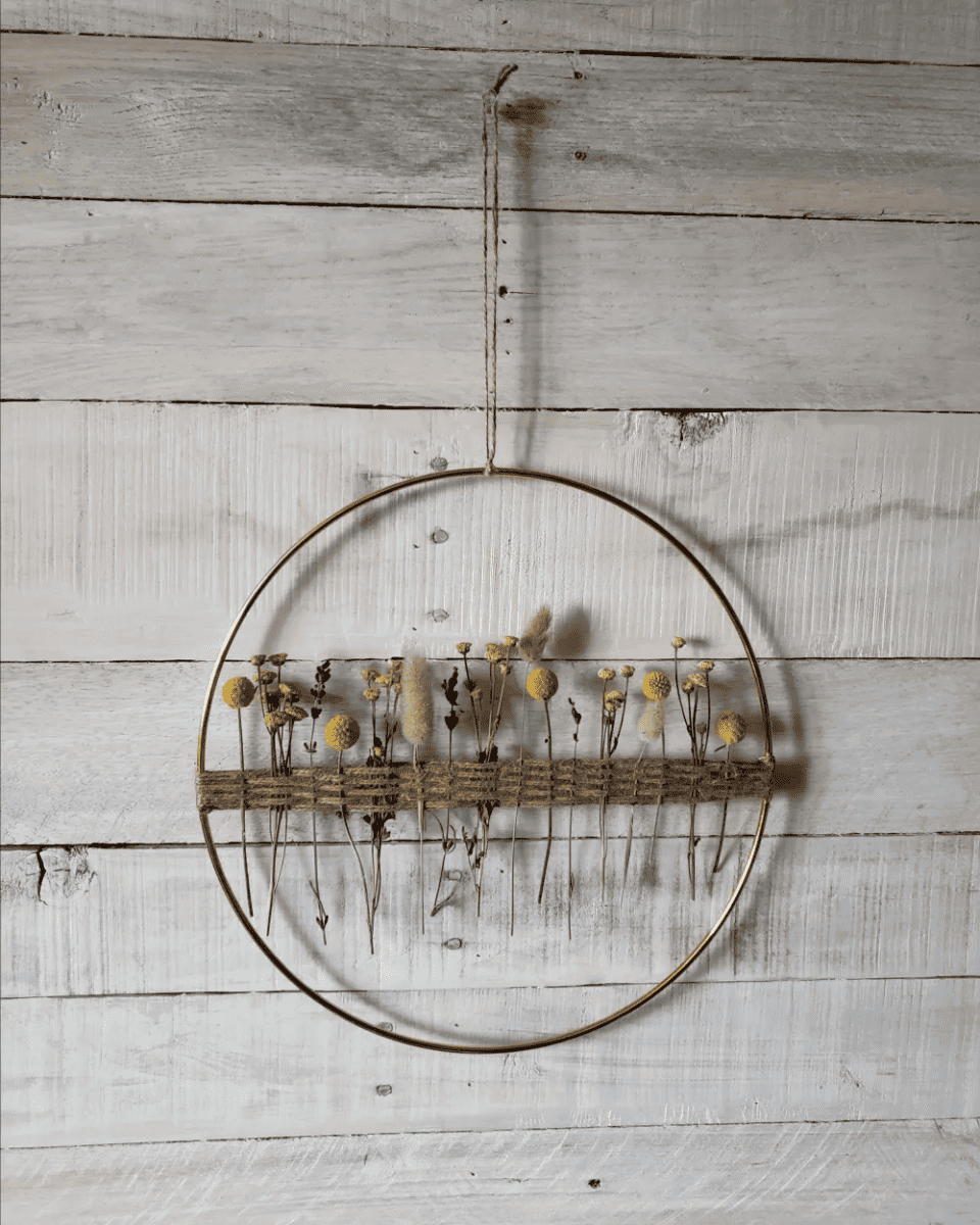 40 Creative Ideas to Use Dried Flowers in Your Home Decor