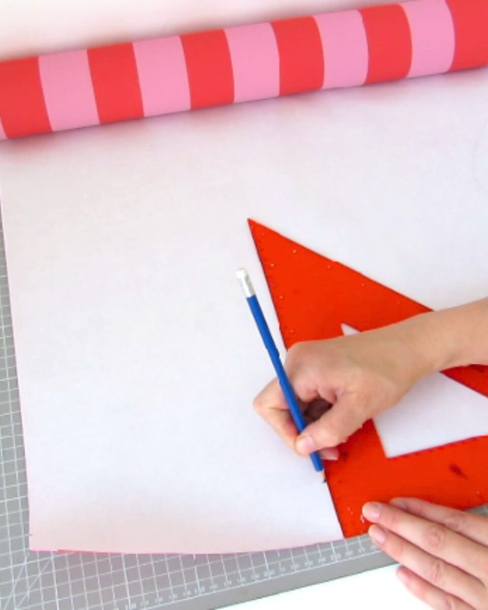 Make Wallpaper Borders: Easy DIY for a Stunning Result