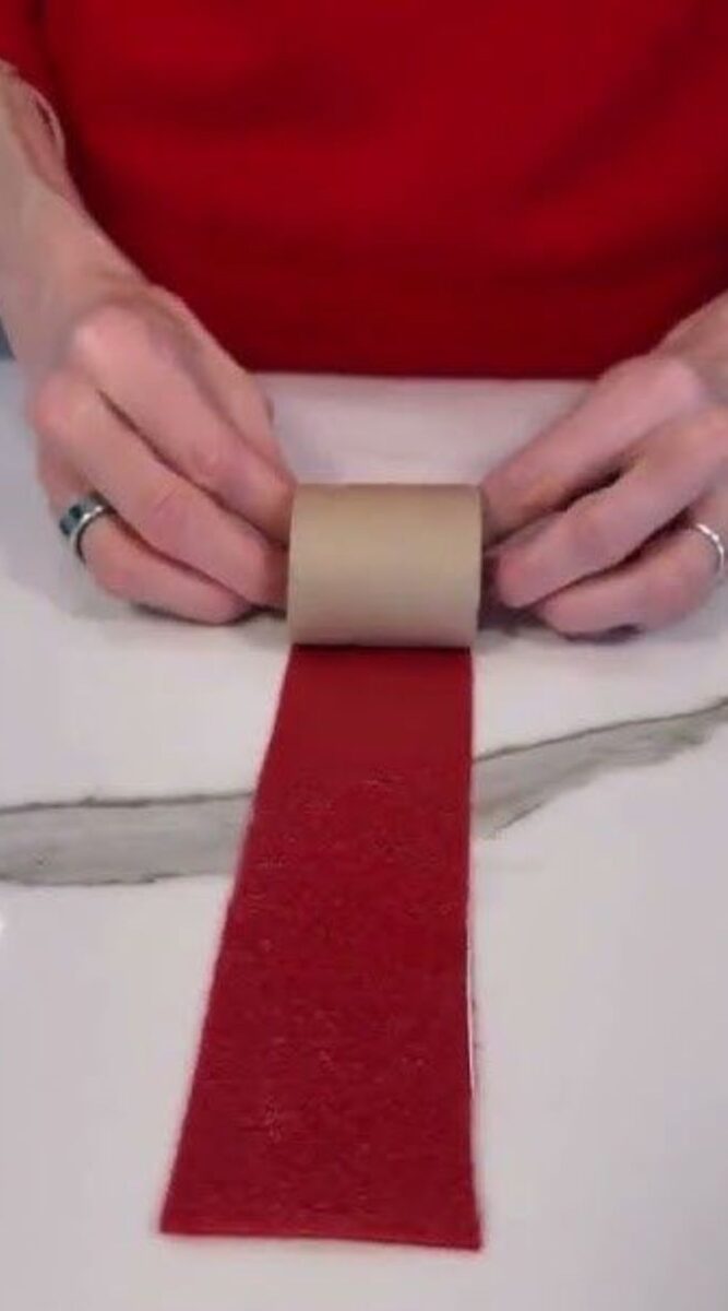 25 Budget-Friendly DIY Christmas Napkin Rings