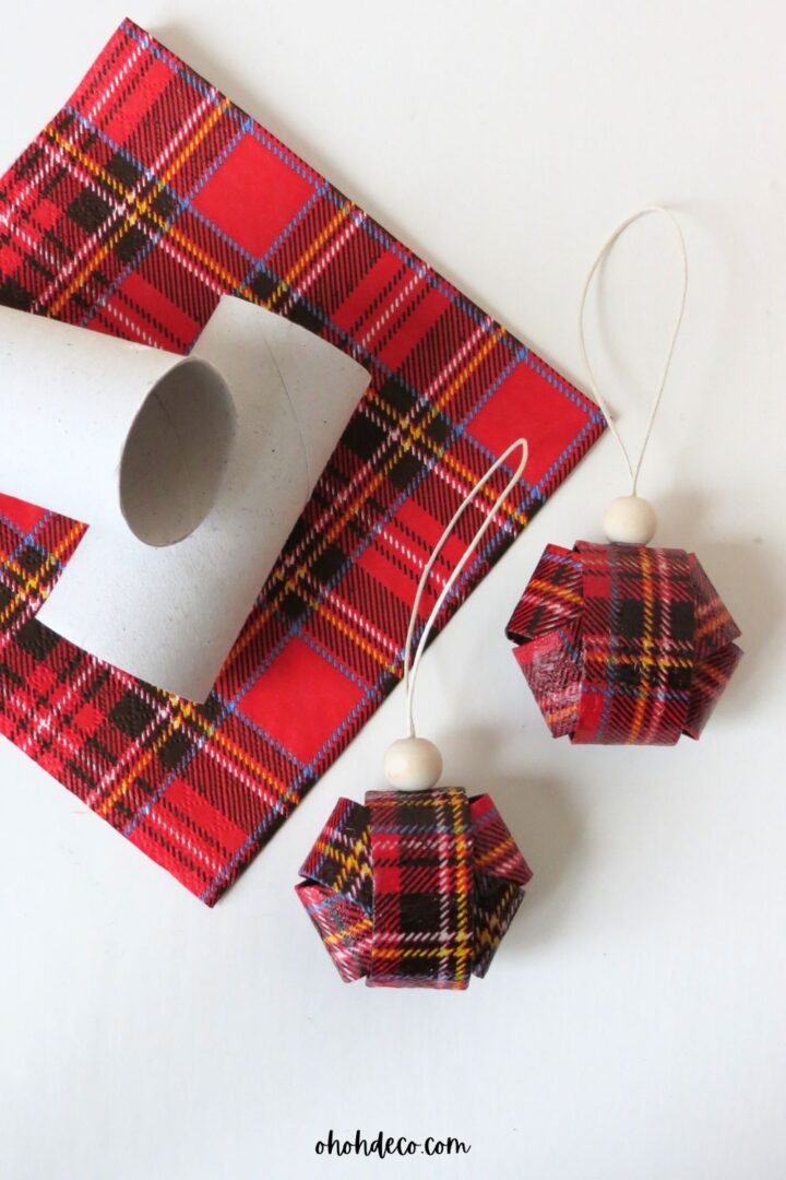 Easy Old-Fashioned Christmas Decorations to make with Family