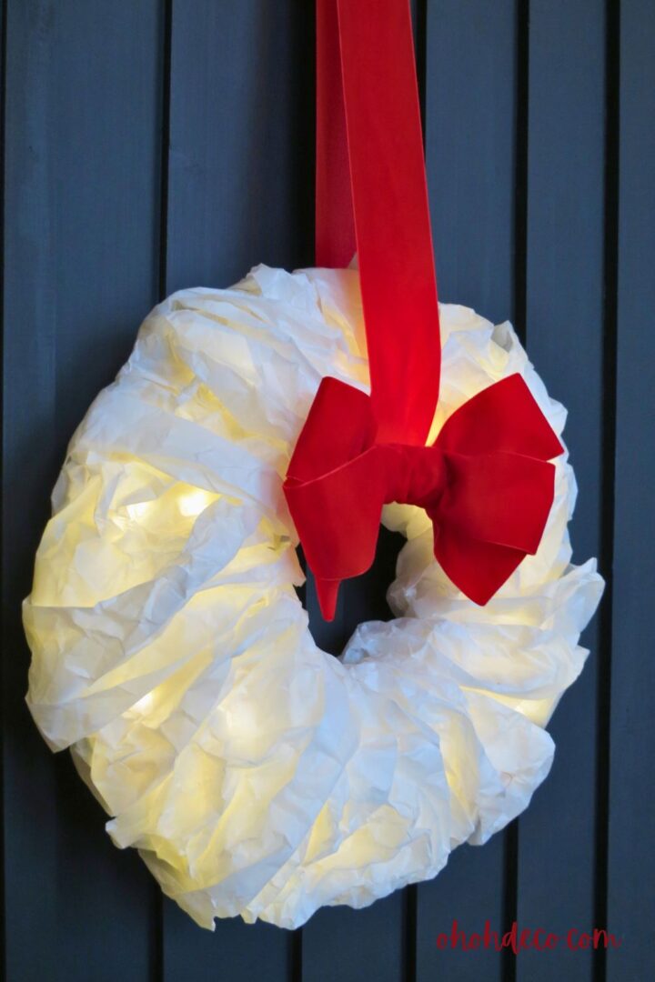 How to Make a Paper Christmas Wreath with Baking Paper and Cardboard