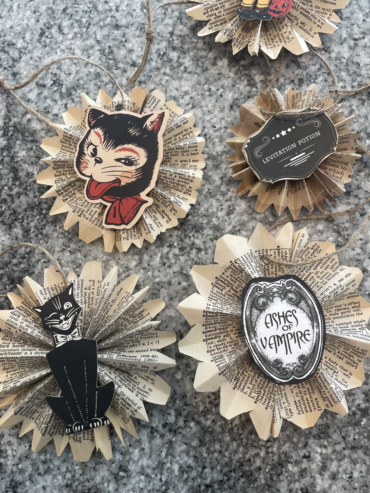 Vintage Halloween Decor: A Nostalgic Guide to Spooky Style That Never ...